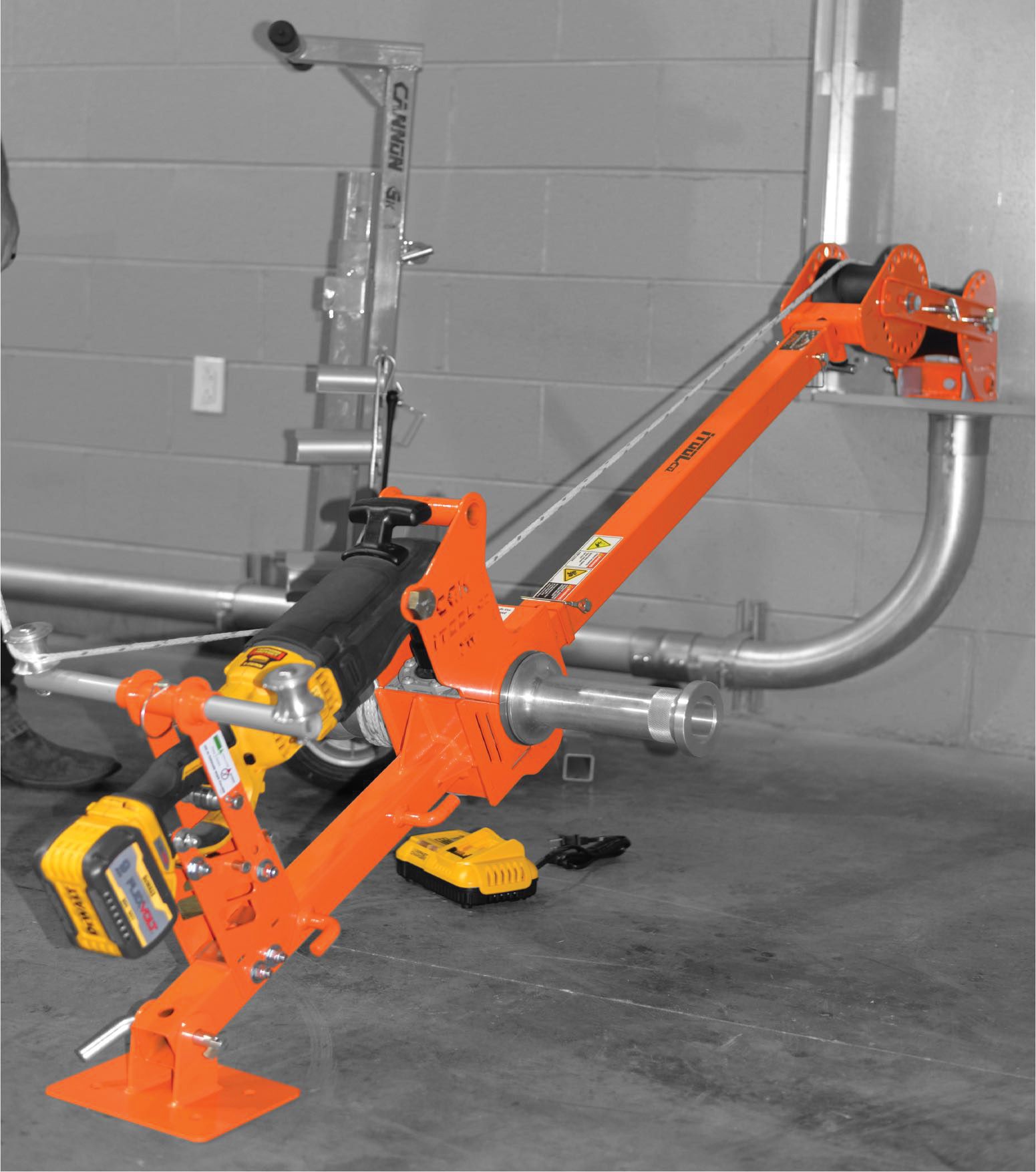 Winch, battery, 26.74kN/ 2727kg, extension arm, conduit adaptors, iToolco